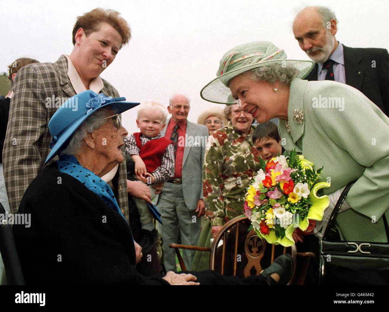 HM The Queen meets Mary Bennett (98), the oldest local cockle picker ...