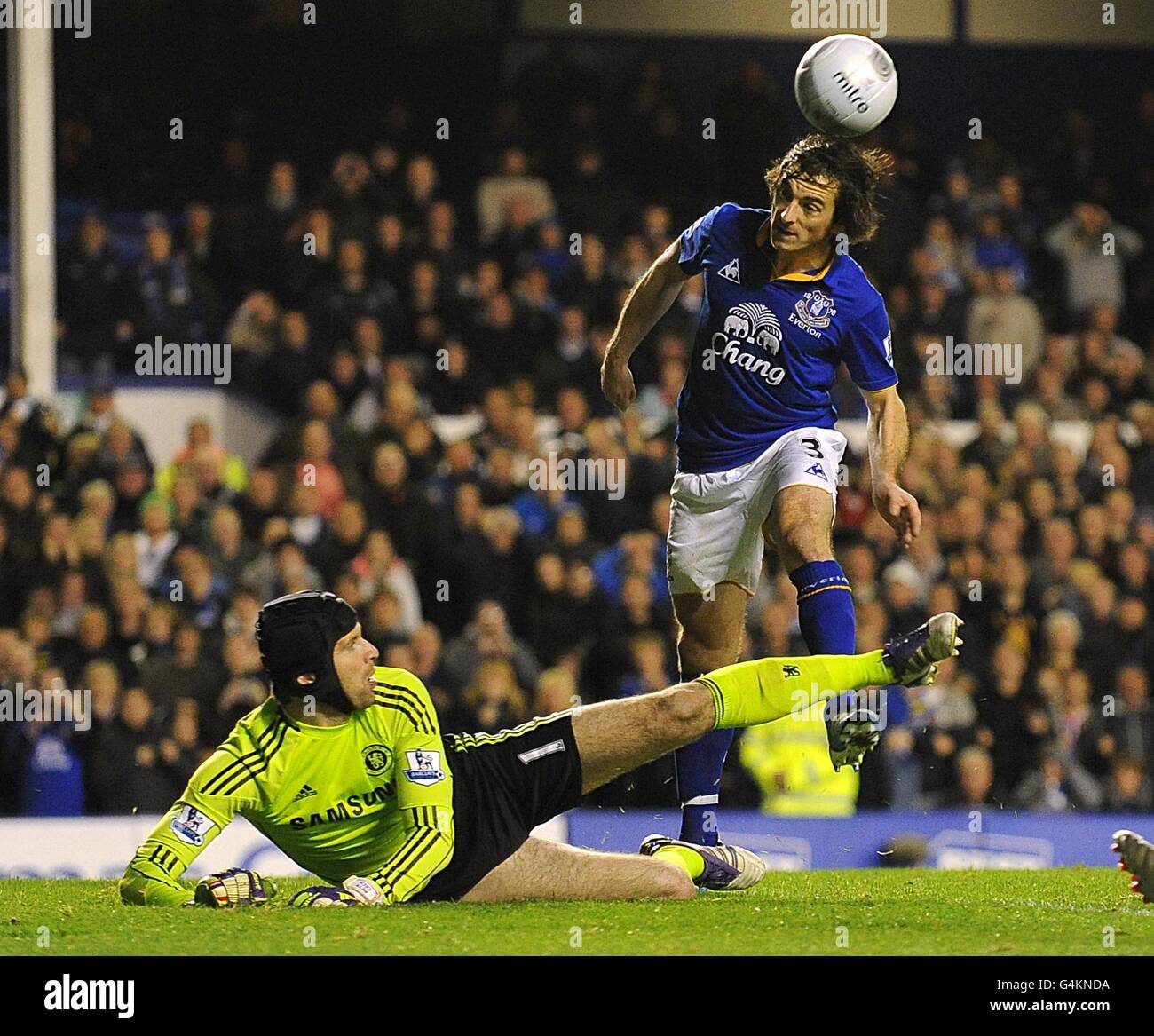 Chelsea everton penalty hi-res stock photography and images - Alamy