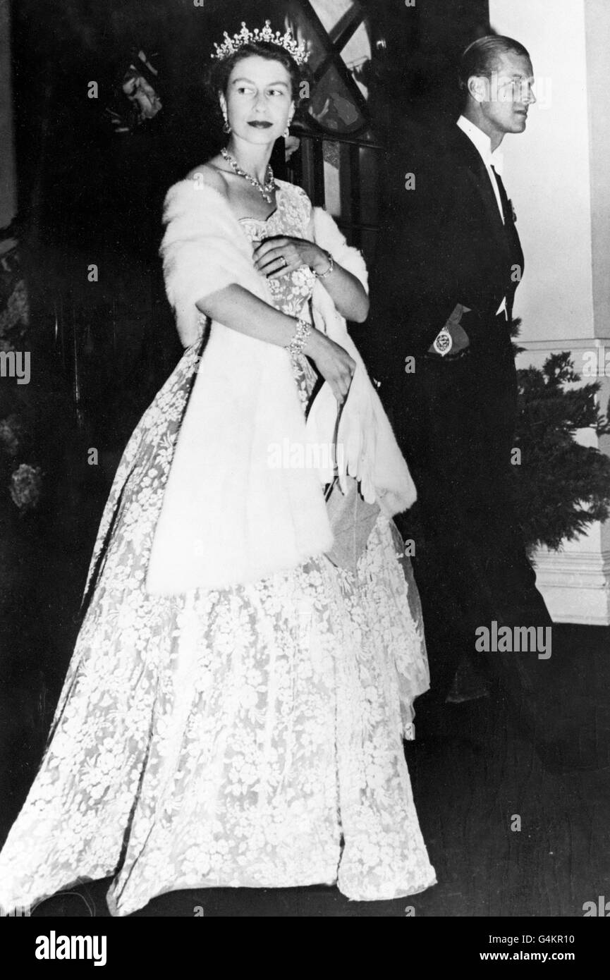 Royalty queen elizabeth ii commonwealth tour new zealand hi-res stock ...