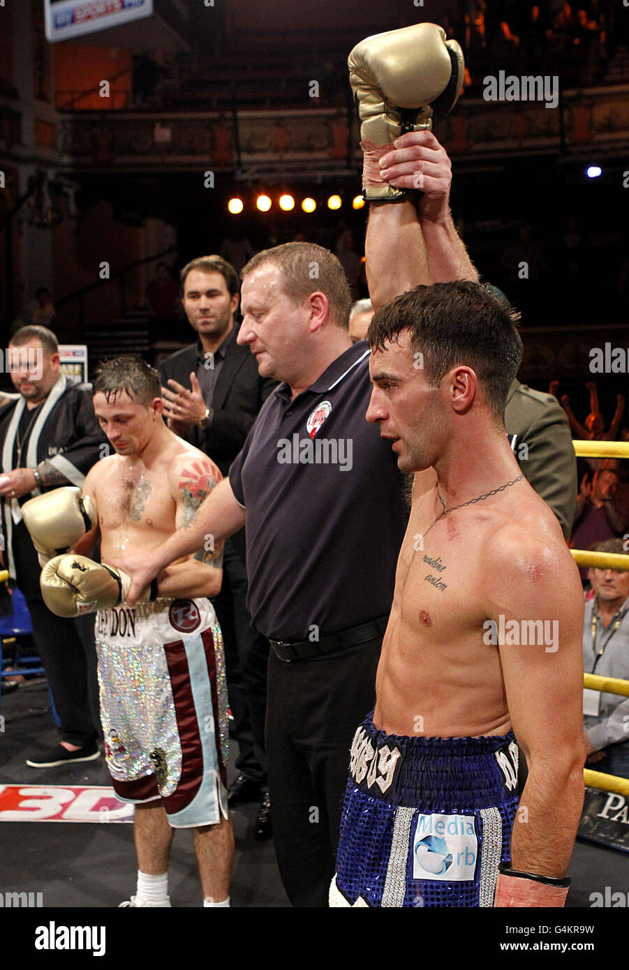 Lee Haskins (right) celebrates beating Don Broadhurst in there Final ...
