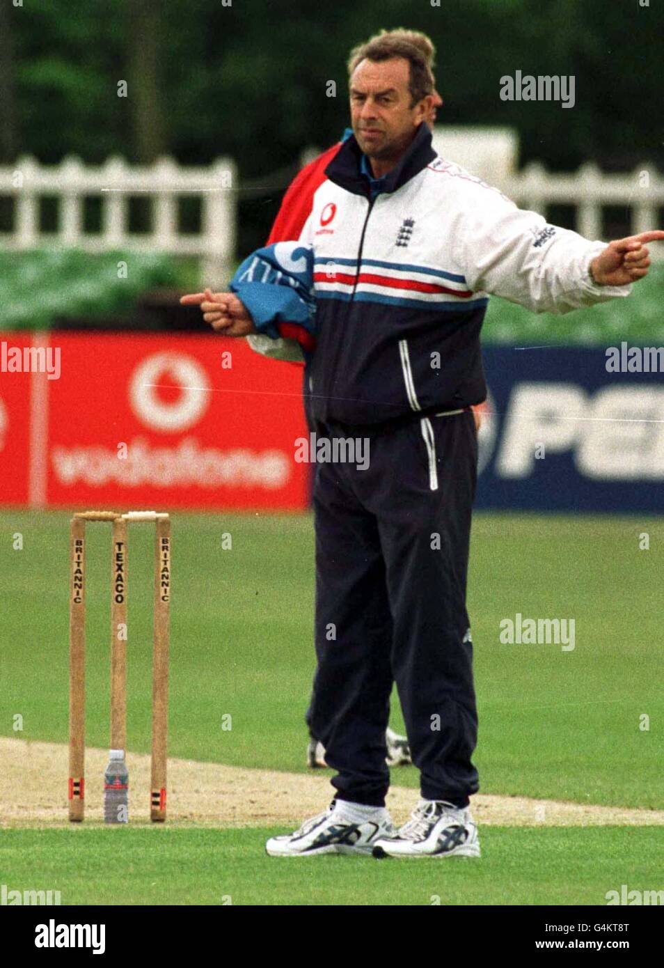England coach david lloyd hi-res stock photography and images - Alamy