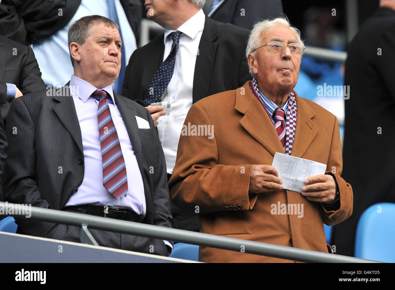 Former aston villa chairman doug ellis in the stands hi-res stock ...