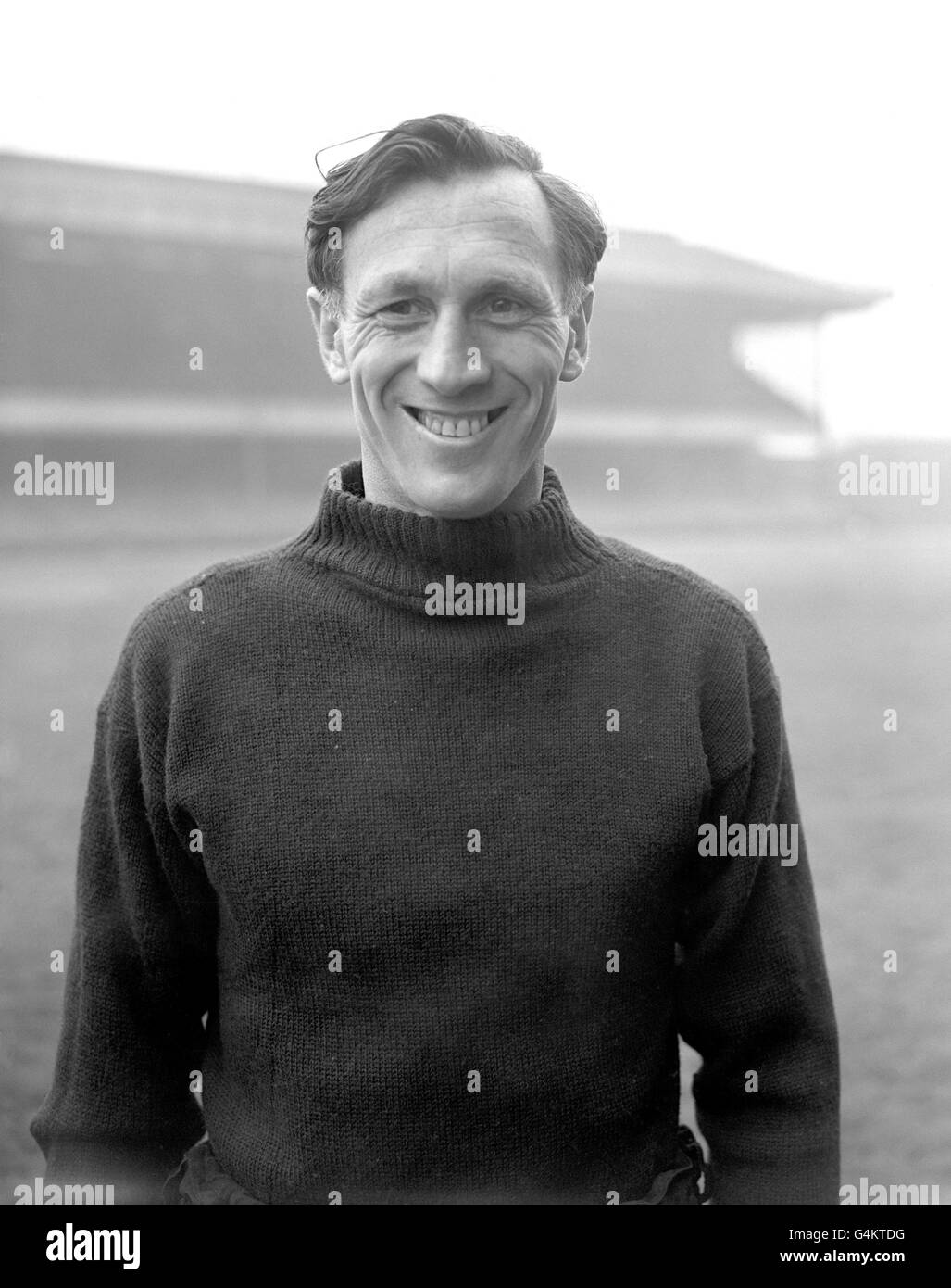 Captain of arsenal fc hi-res stock photography and images - Alamy