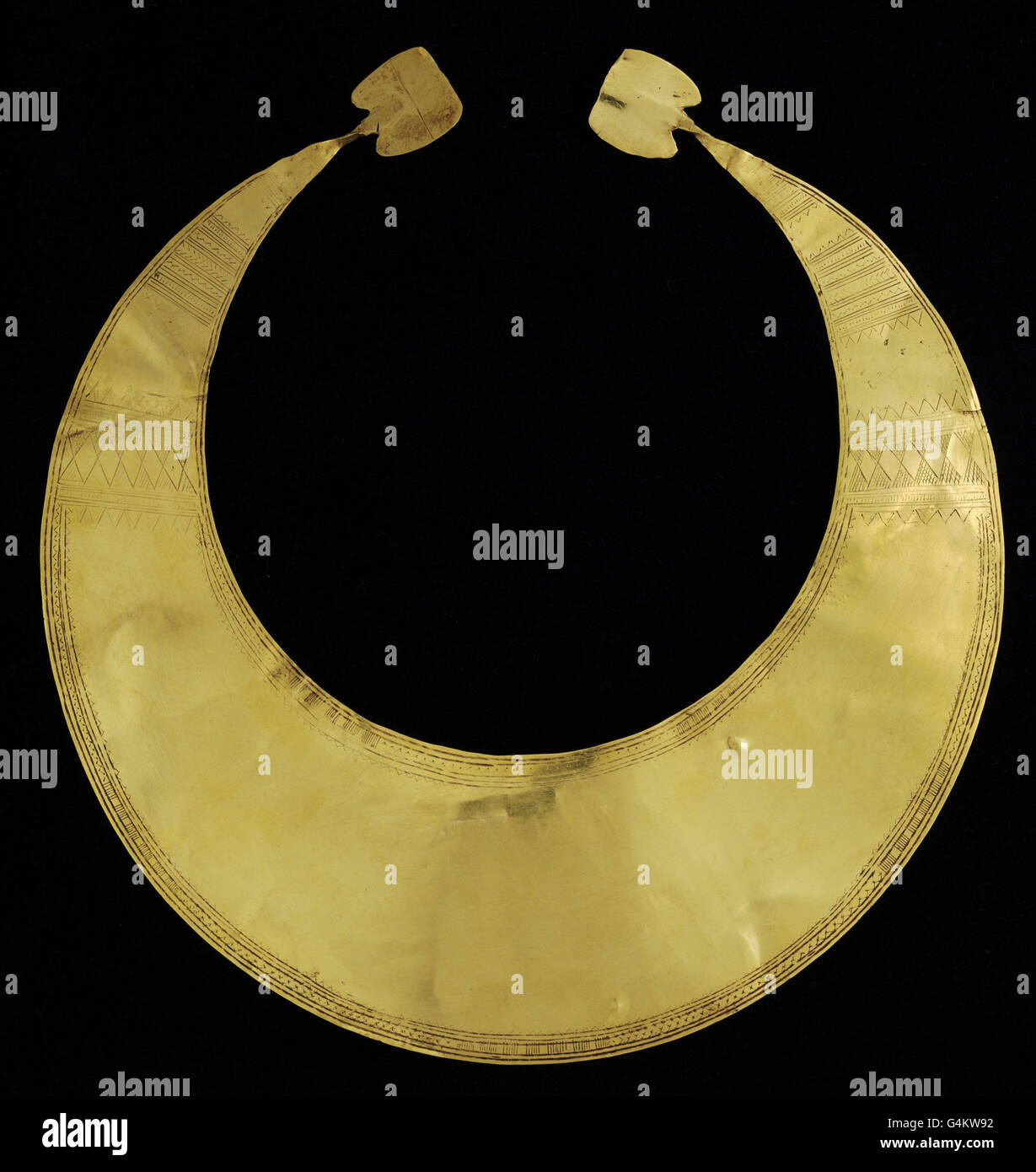 Gold thrown hi-res stock photography and images - Alamy
