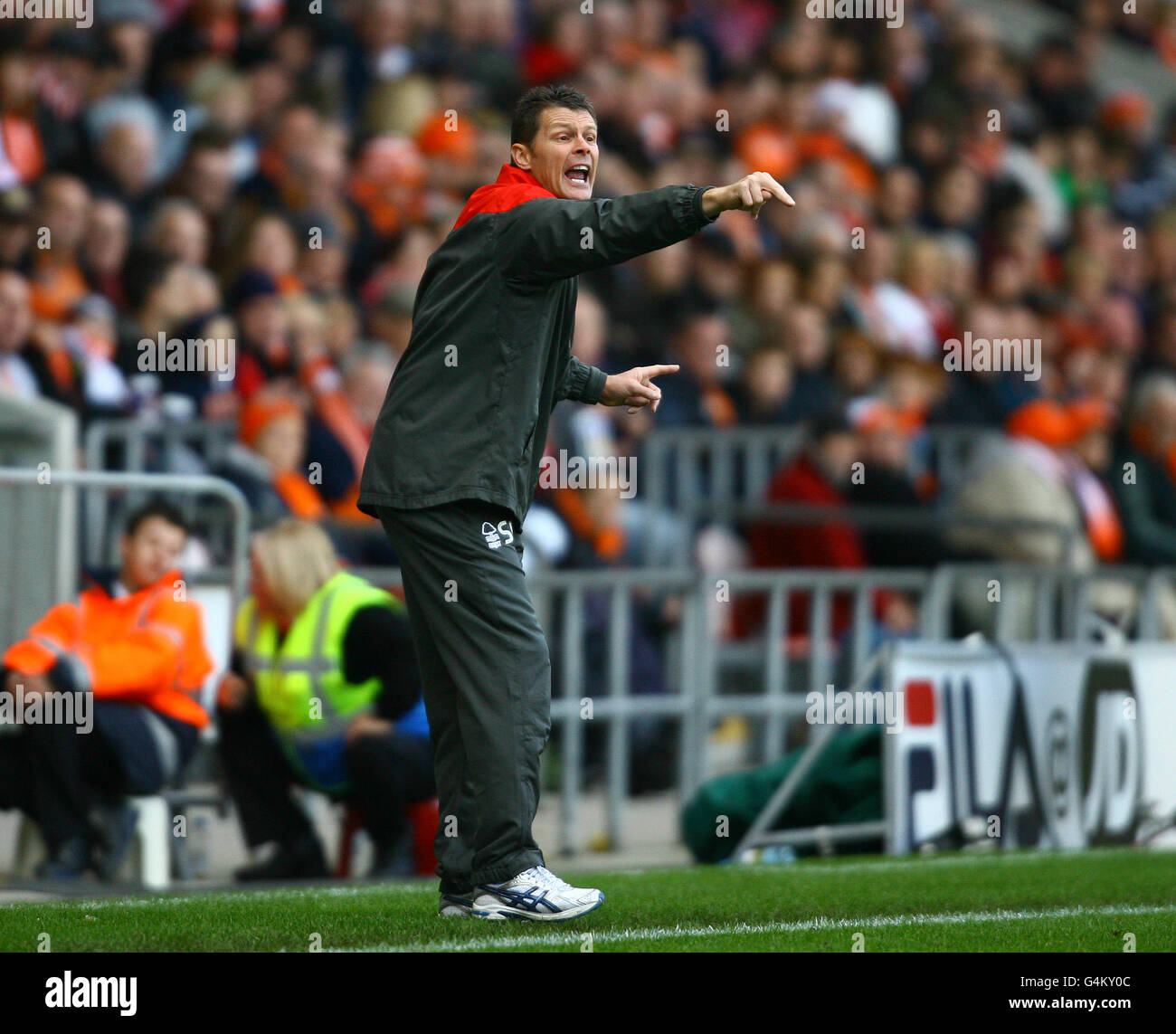 Nottingham forests manager steve cotterill hi-res stock photography and ...