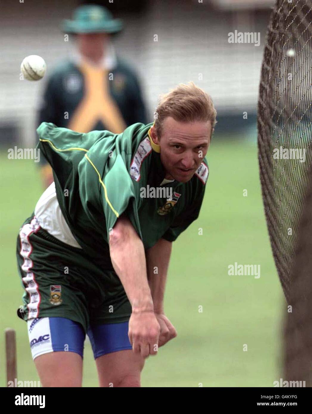 Cricket s africa donald practice hi-res stock photography and images ...