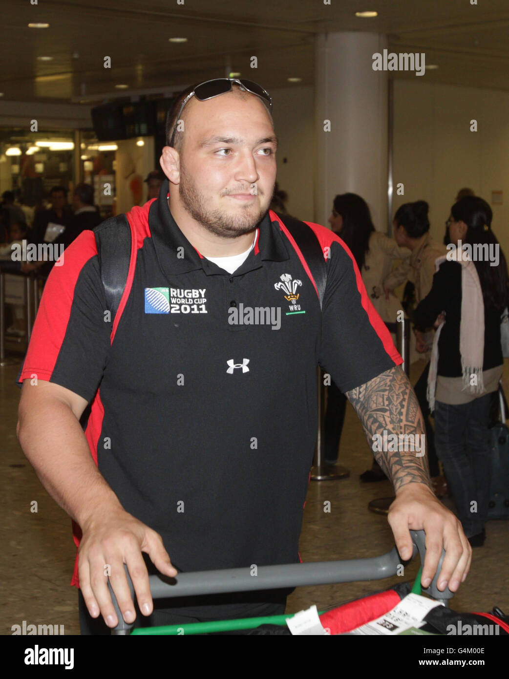 Rugby Union - Wales arrive at Heathrow Airport Stock Photo - Alamy