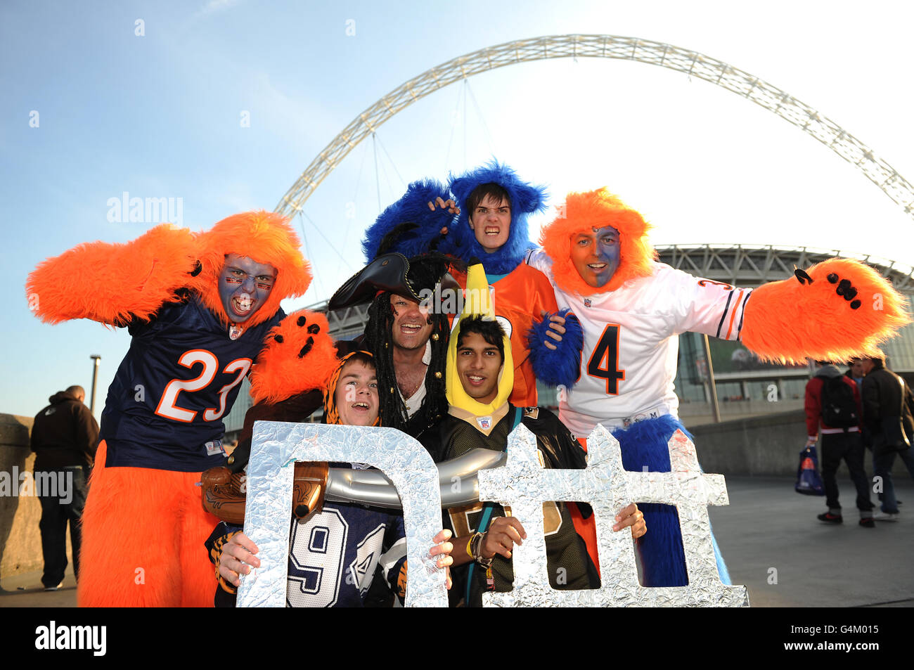 Chicago bears fans outside stadium hi-res stock photography and images ...