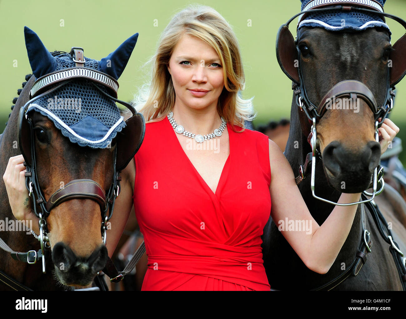 Jodie kidd driving hi-res stock photography and images - Alamy
