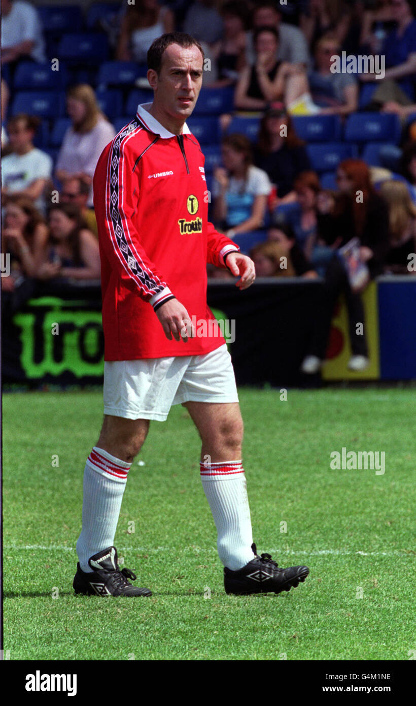 Celebrity soccer/Angus Deayton Stock Photo - Alamy