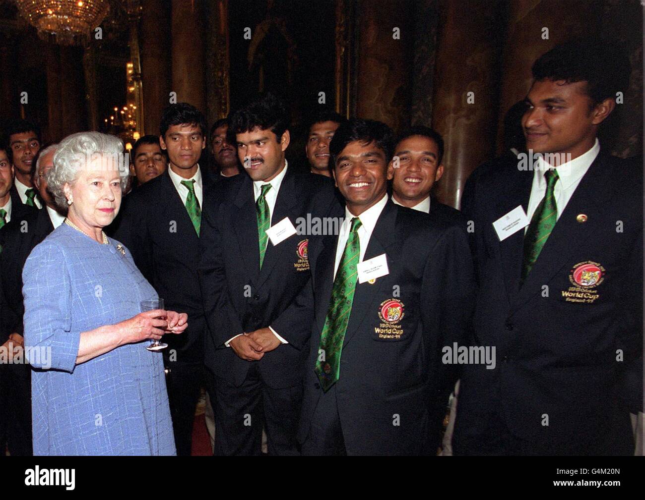 Cricket queen elizabeth ii queen1990s hi-res stock photography and ...