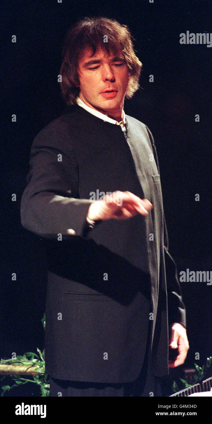 Cellist Julian Lloyd Webber conducts the Royal Philharmonic Orchestra ...