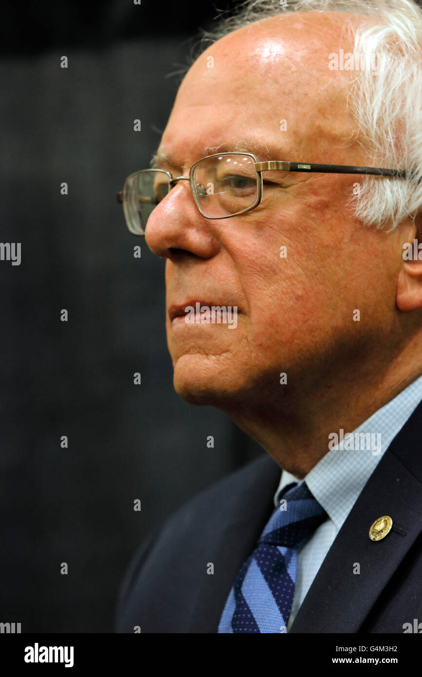 Senator race hi-res stock photography and images - Alamy