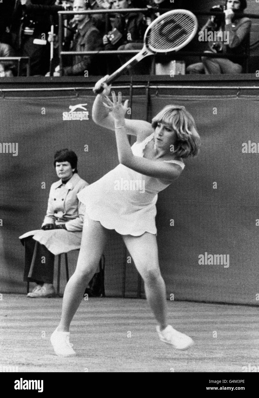 Full length centre Black and White Stock Photos & Images - Alamy