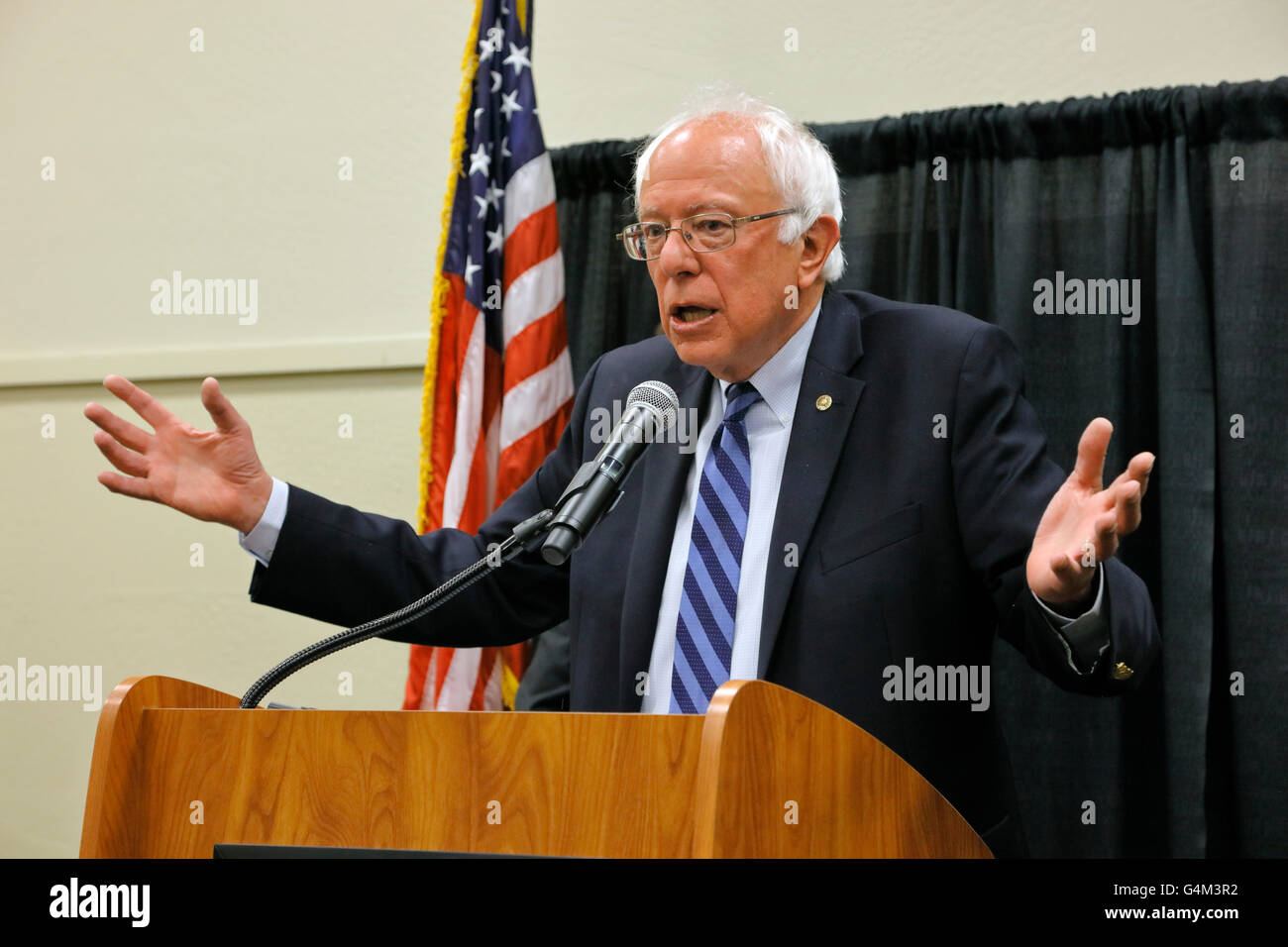 Bernie sanders hi-res stock photography and images - Alamy