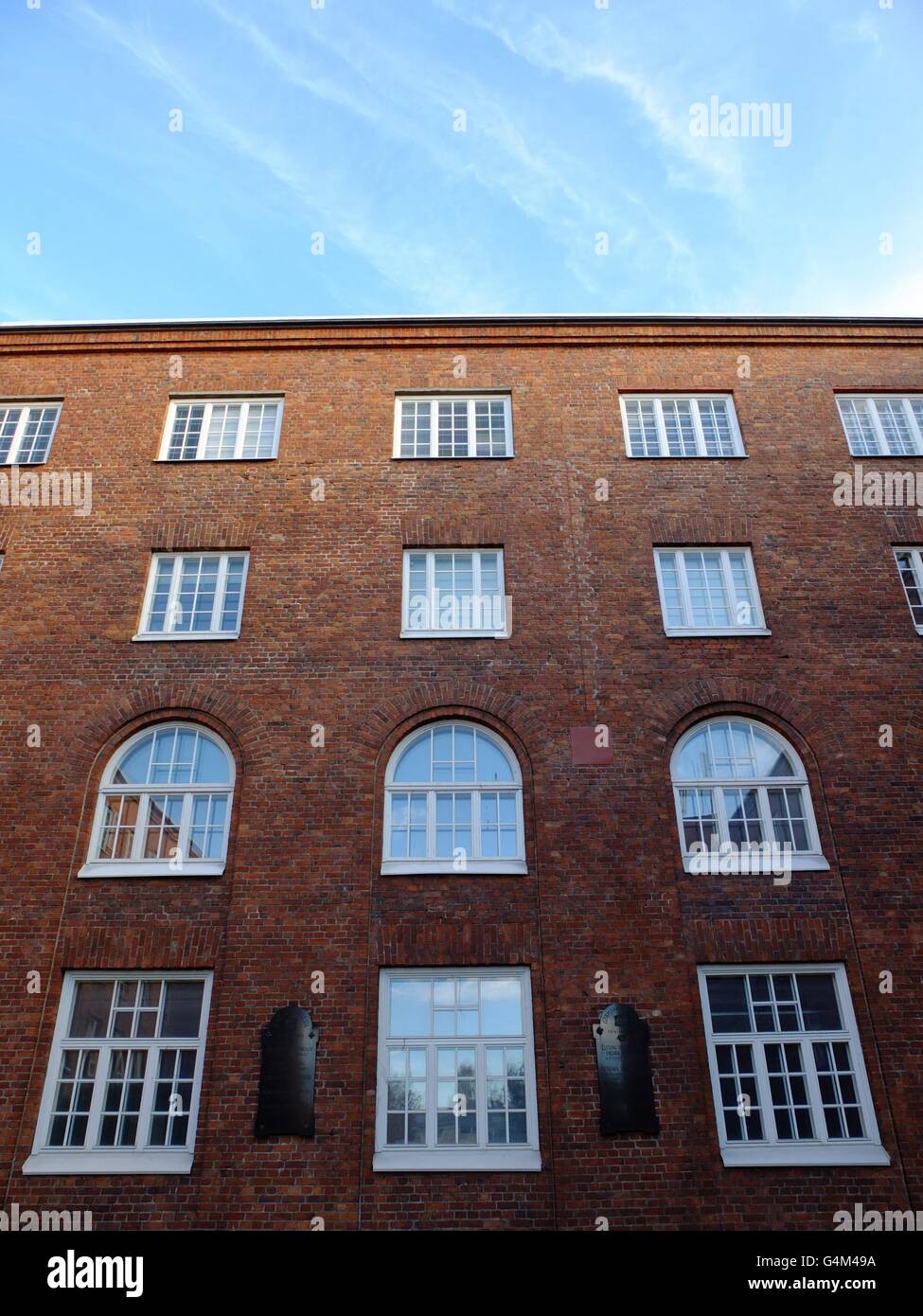 Red brick factory hi-res stock photography and images - Alamy