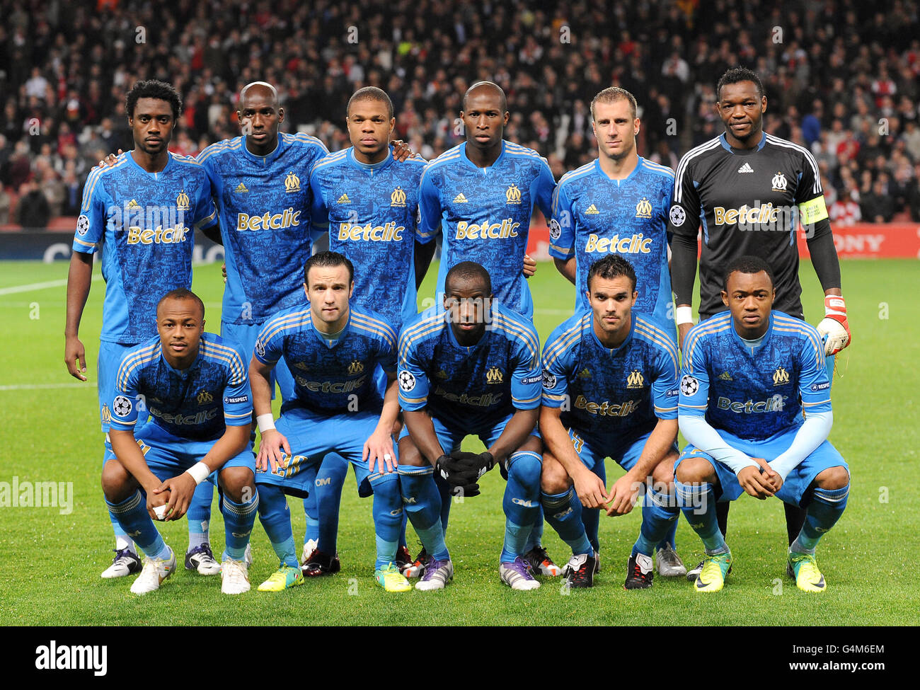 Arsenal team pose hi-res stock photography and images - Alamy