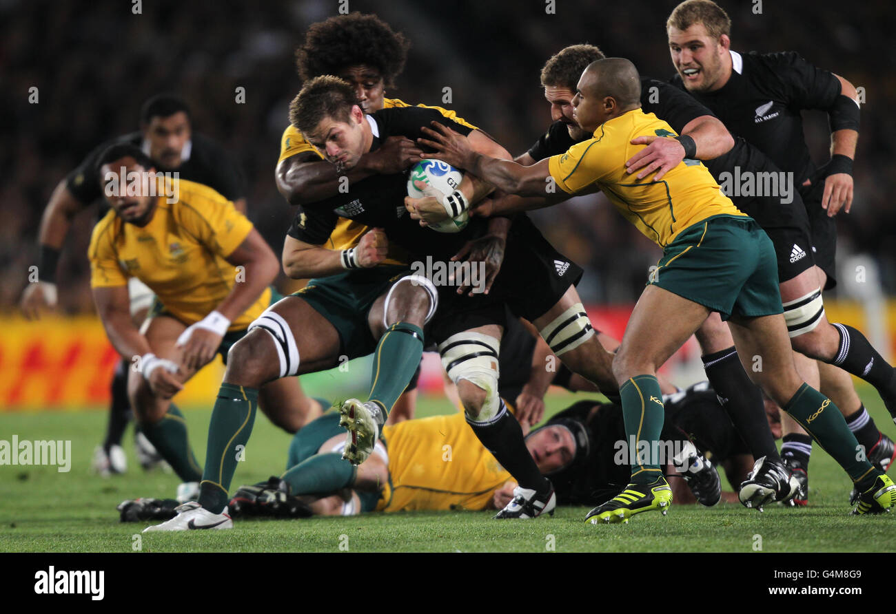Worldcup australia full length tackling mangrr hi-res stock photography ...