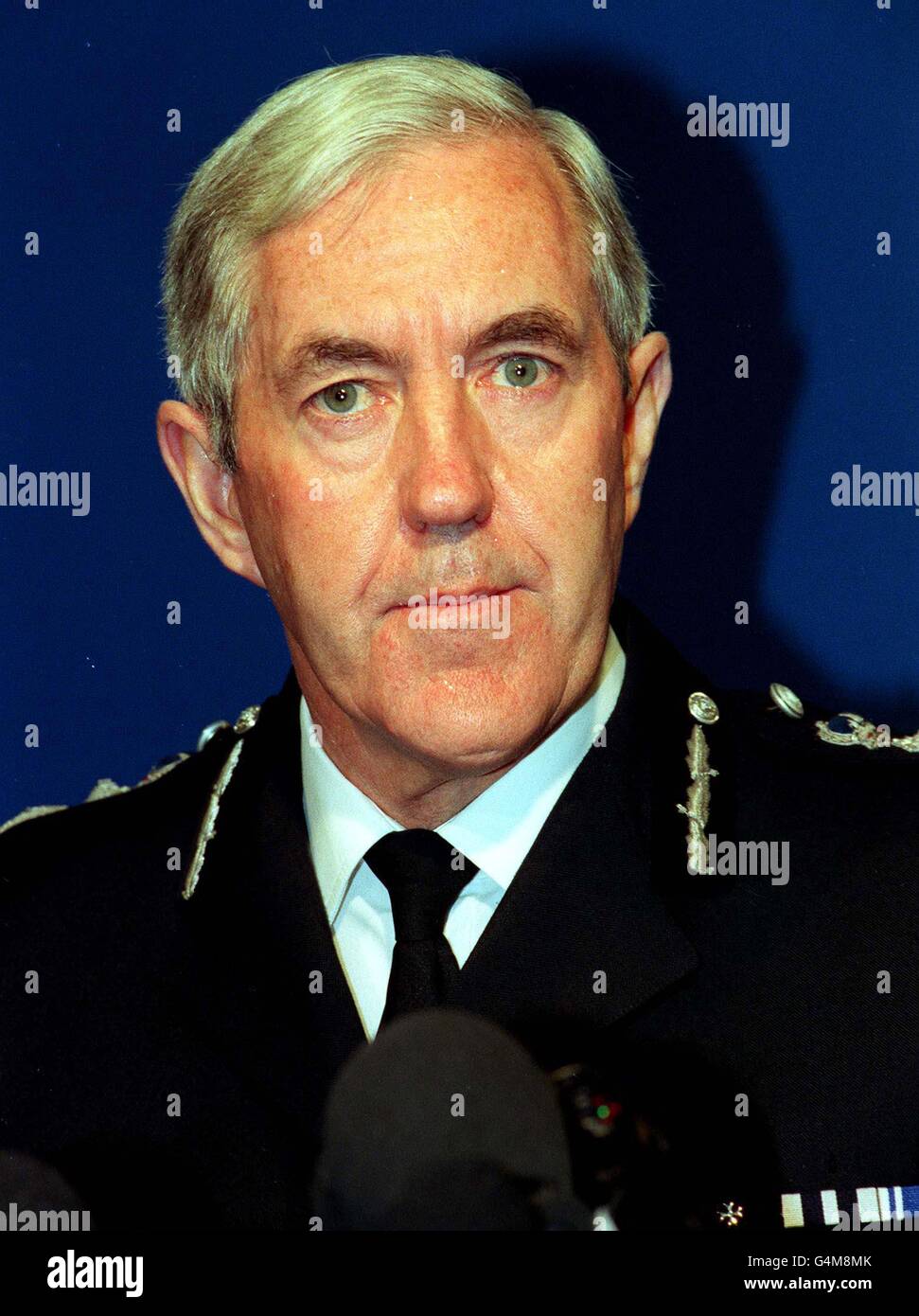 Sir paul condon hi-res stock photography and images - Alamy