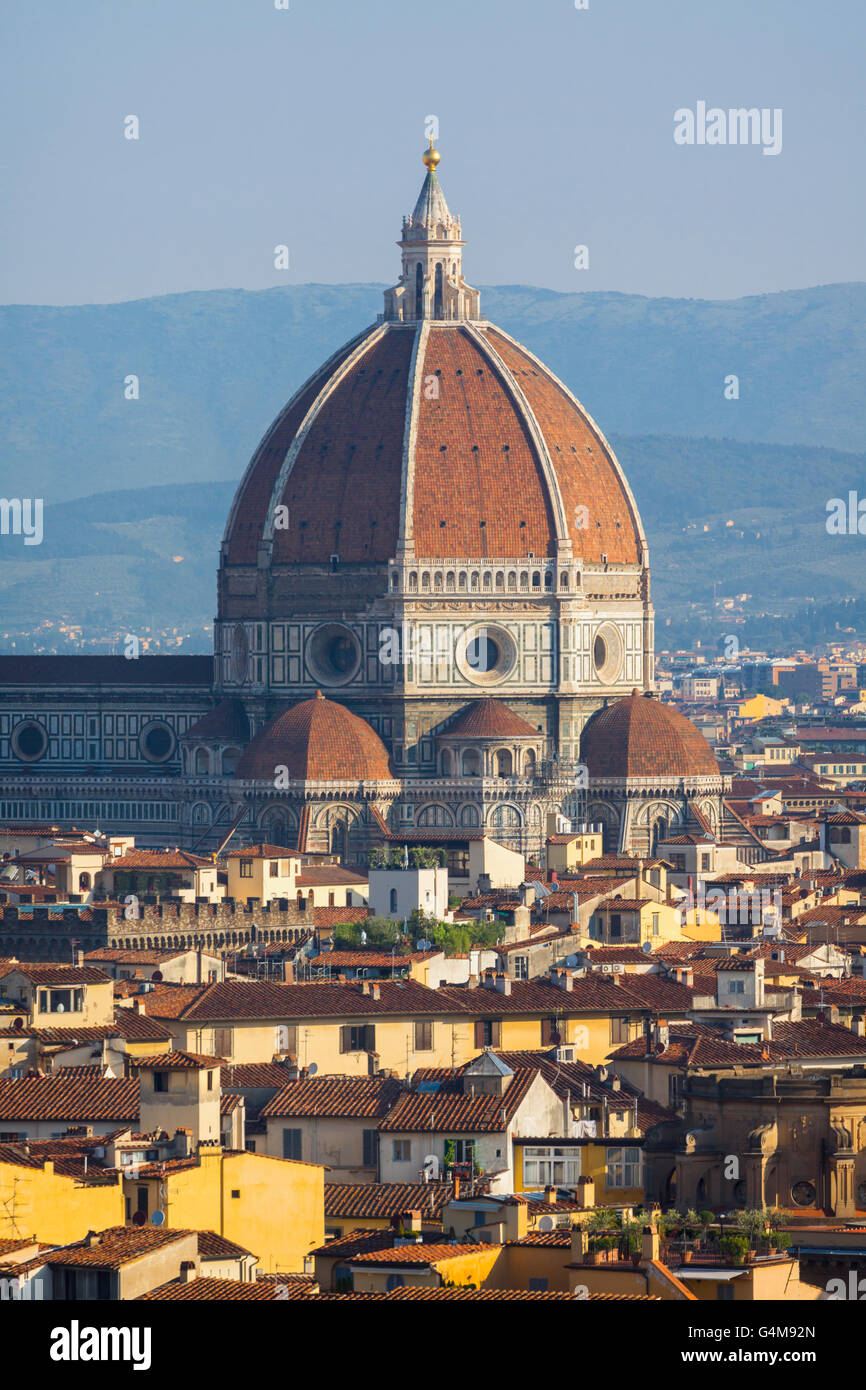 Duomo santa maria del fiore and brunelleschis dome hi-res stock ...