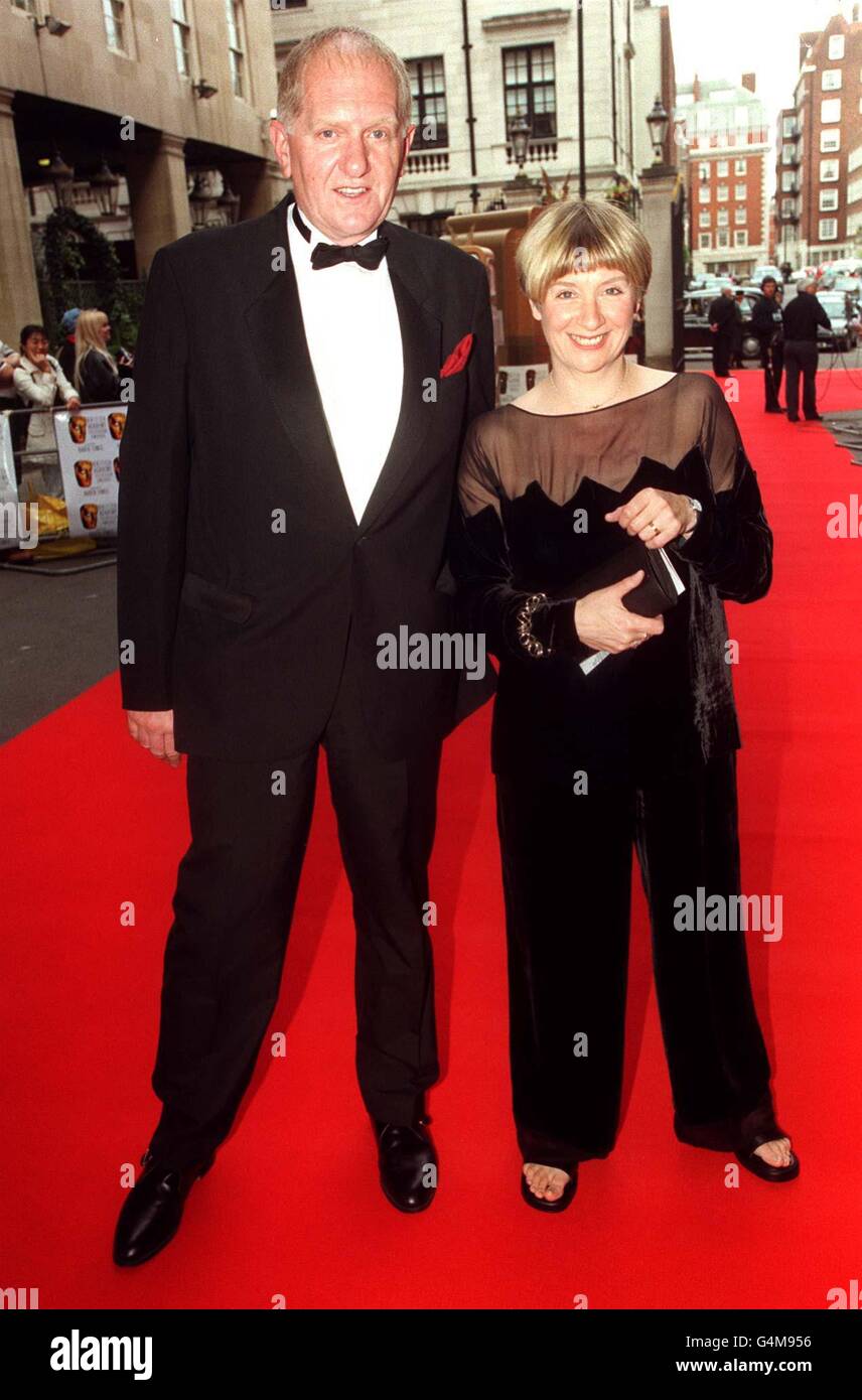 Comedienne Victoria Wood and co-star from TV sitcom Dinner Ladies ...