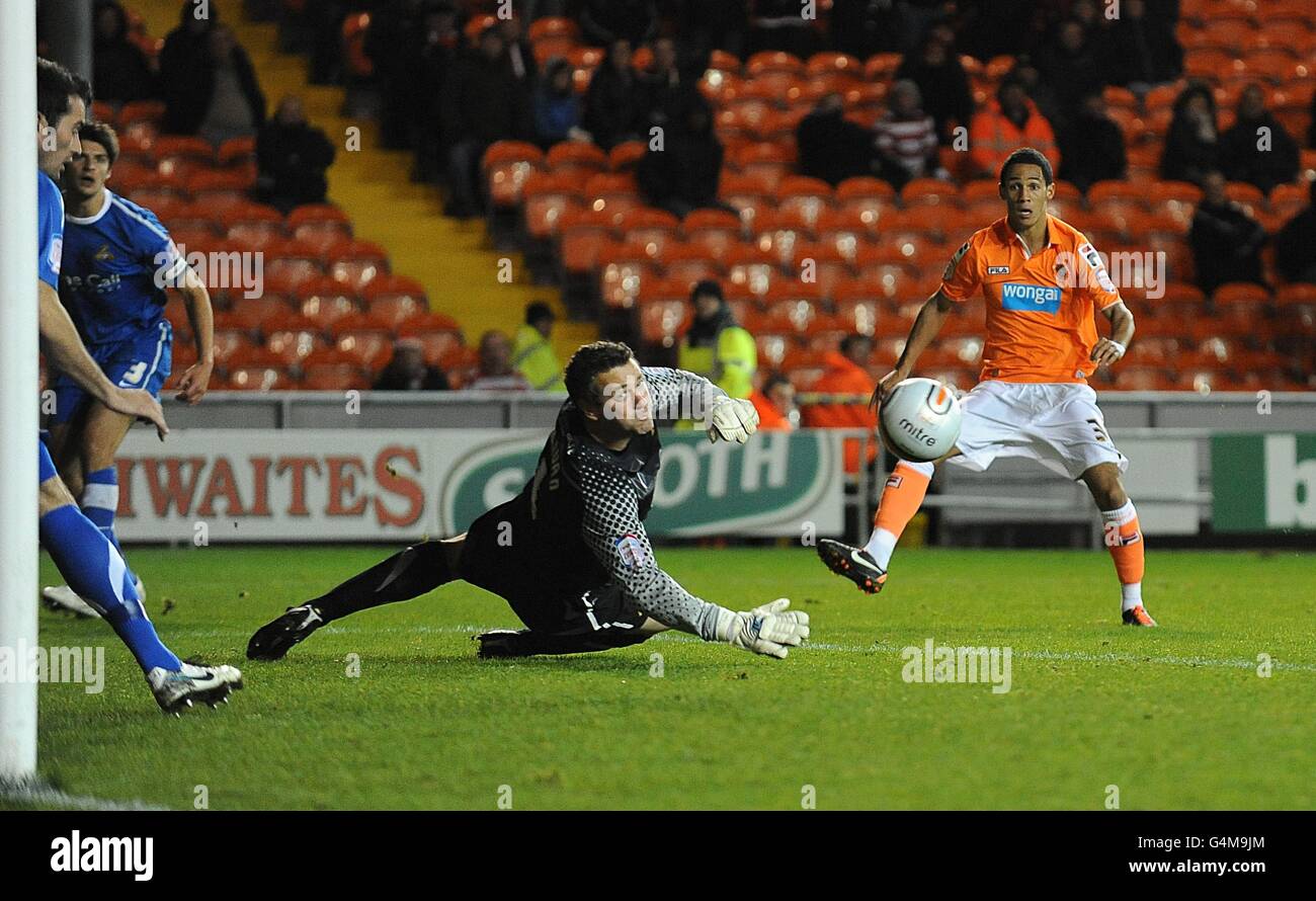 Doncaster rovers goalkeeper neil sullivan hi-res stock photography and ...
