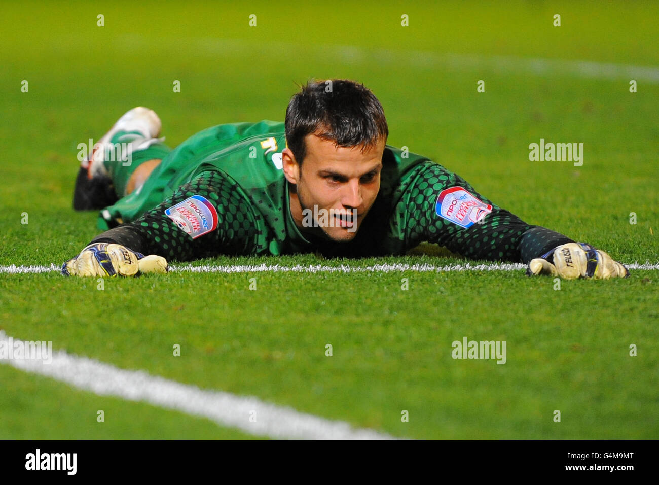 Goalkeeper luke steele hi-res stock photography and images - Alamy