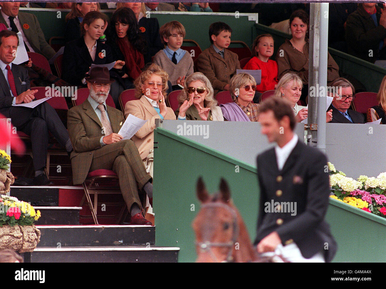 1 2 half length landscape clapping hi-res stock photography and images ...