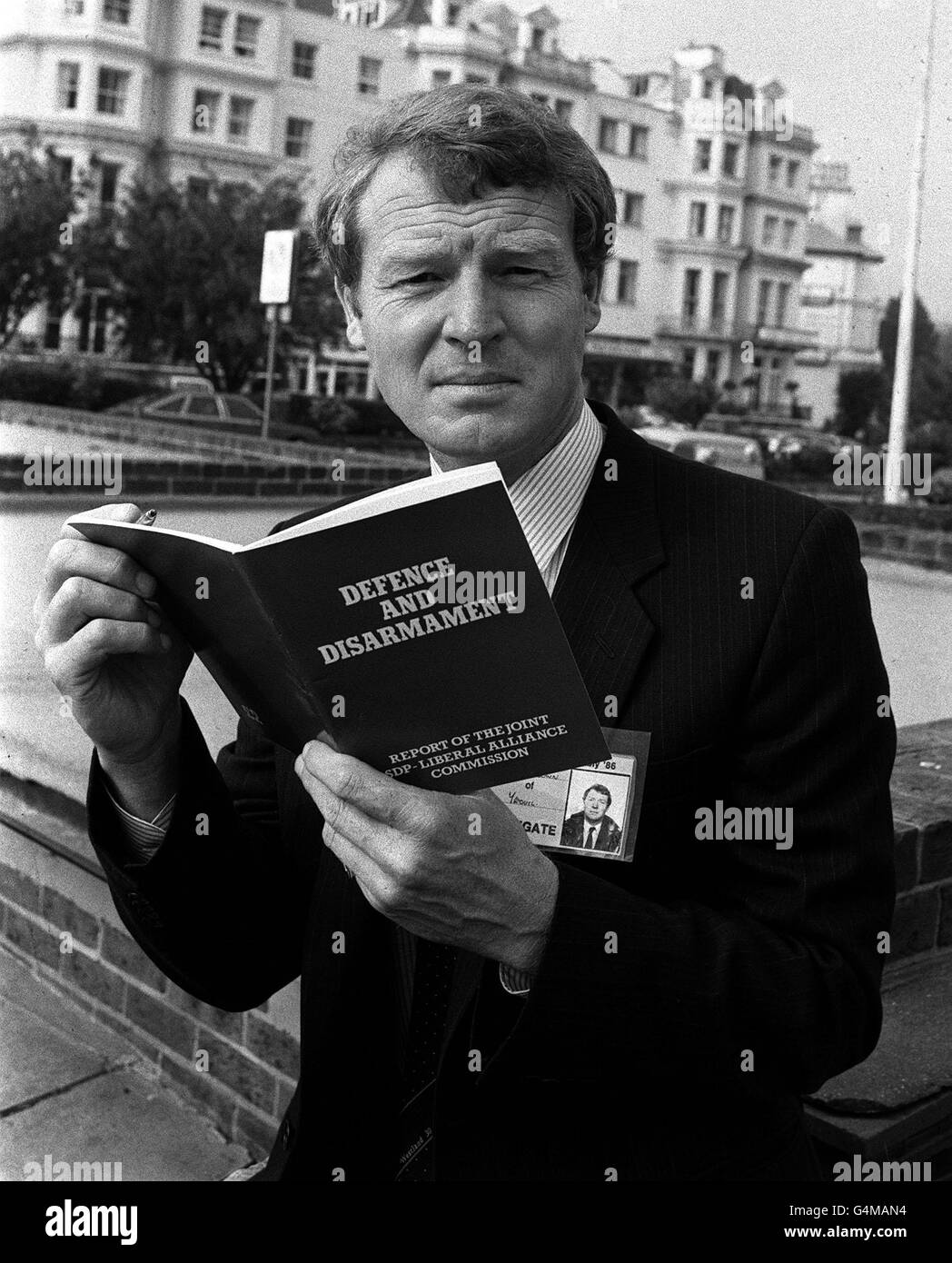 Paddy Ashdown, MP for Yeovil reads the SDP/Liberal joint commission ...