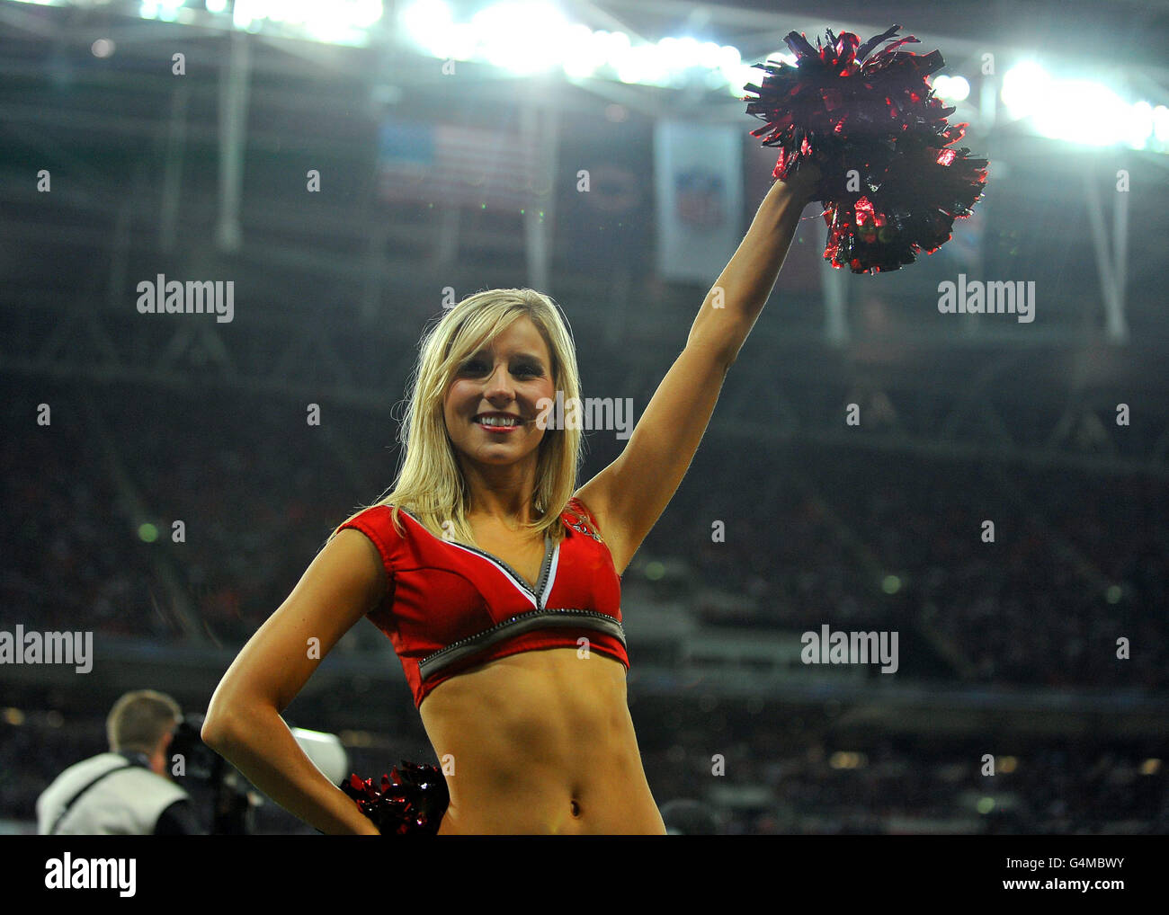 A cheerleader during the nfl match at wembley stadium hi-res stock ...