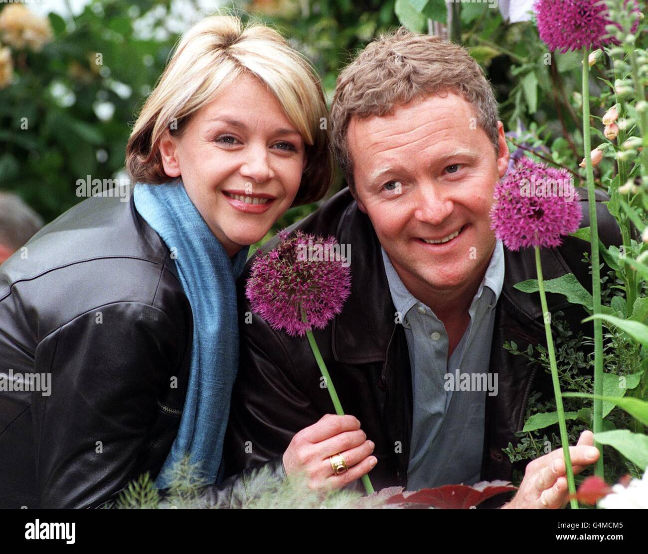 Men behaving badly star hi-res stock photography and images - Alamy