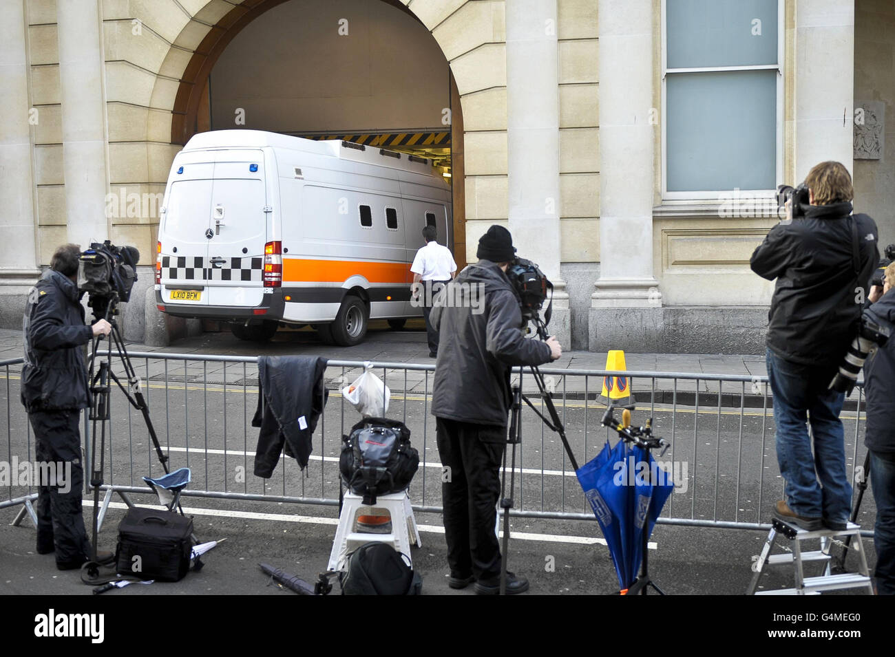 The prison van containing Vincent Tabak, 33, accused of the murder of ...