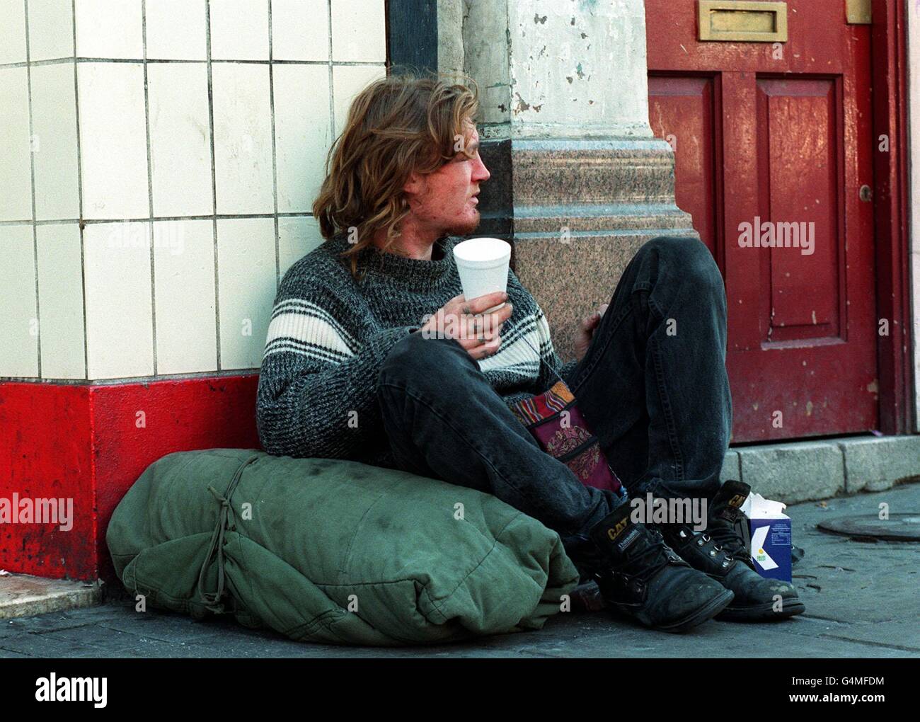 Homeless london beggars hi-res stock photography and images - Alamy