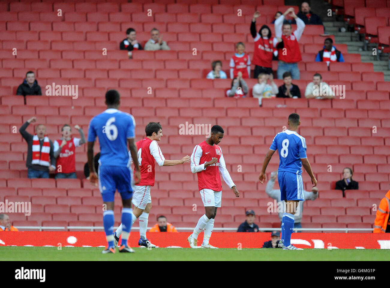 Chelsea celebrates a goal hi-res stock photography and images - Alamy