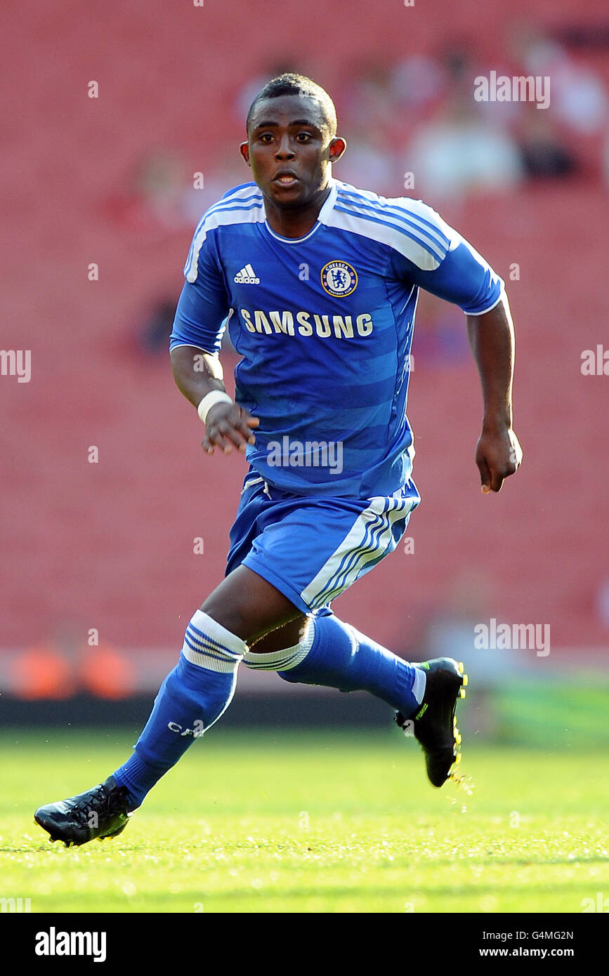 Arsenal under 18 hi-res stock photography and images - Alamy