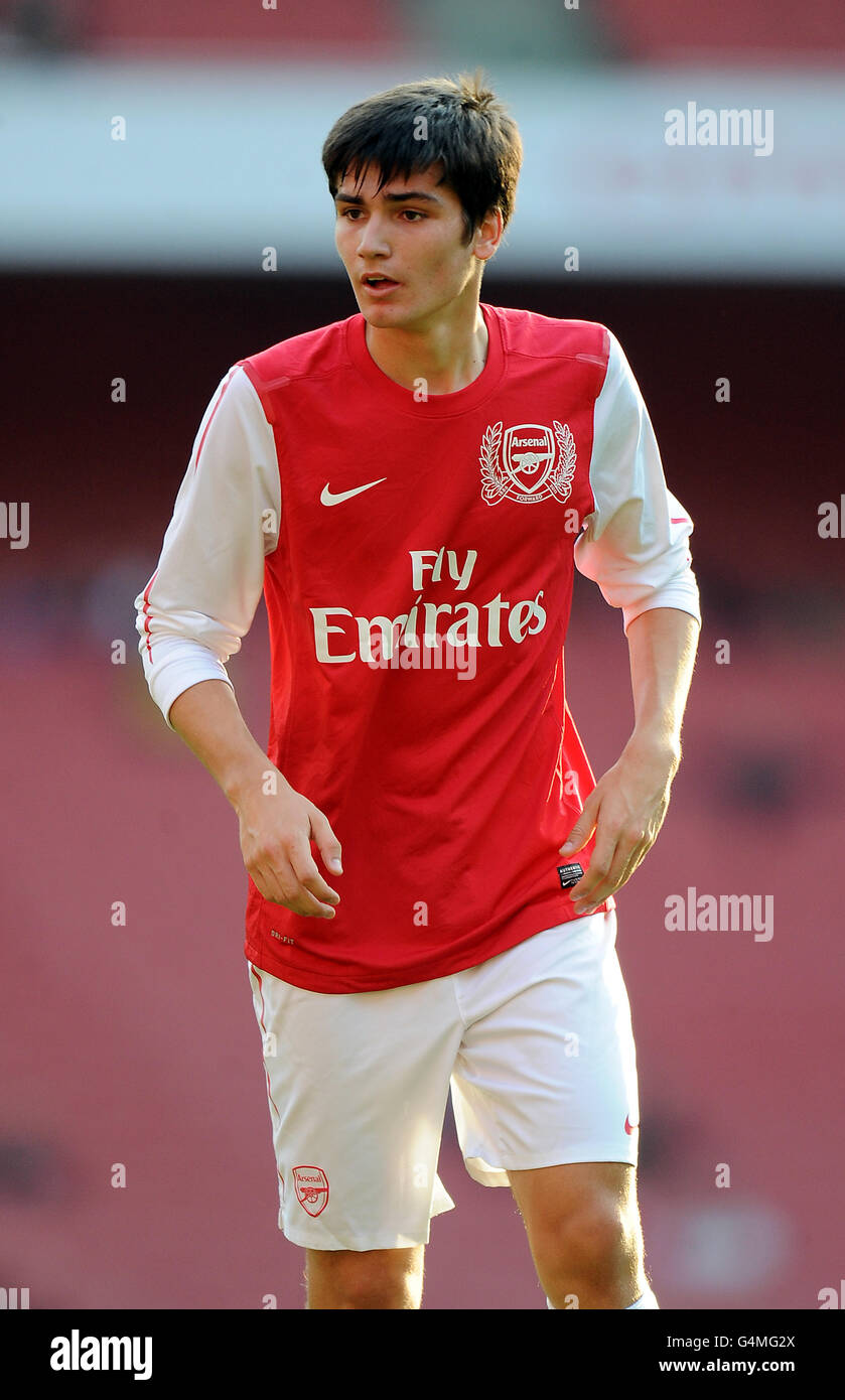 Arsenal under 18 hi-res stock photography and images - Alamy