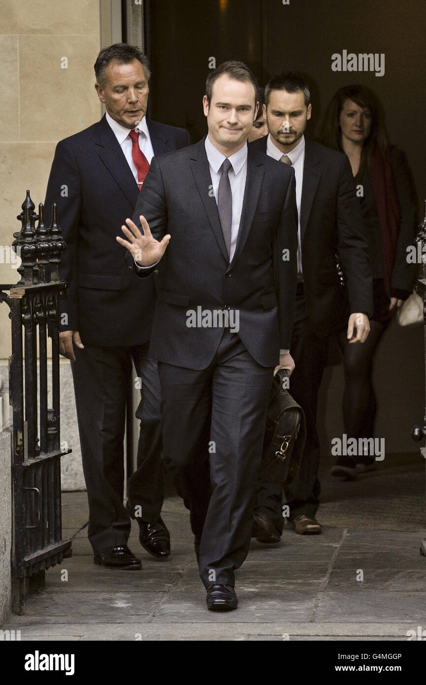 Greg Reardon boyfriend of Joanna Yeates, waves as he leaves Bristol ...