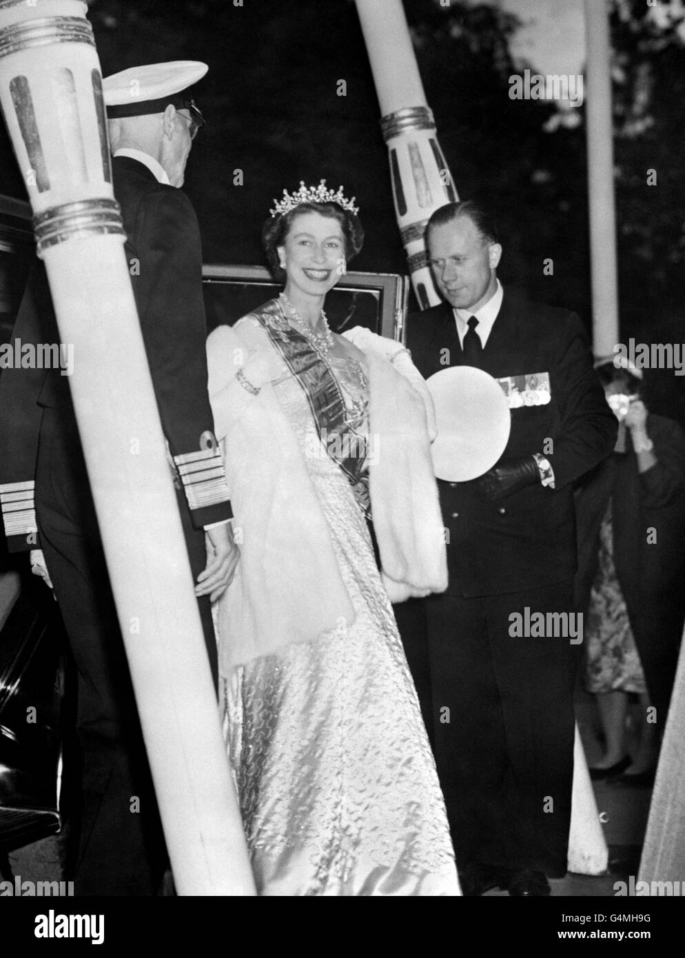Queen arrives visit royal Black and White Stock Photos & Images - Alamy