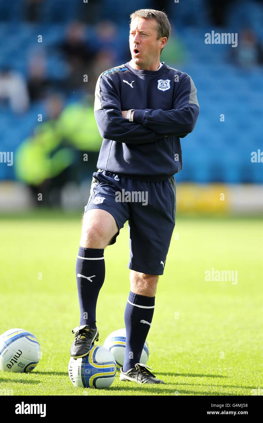Cardiff city first team coach hi-res stock photography and images - Alamy
