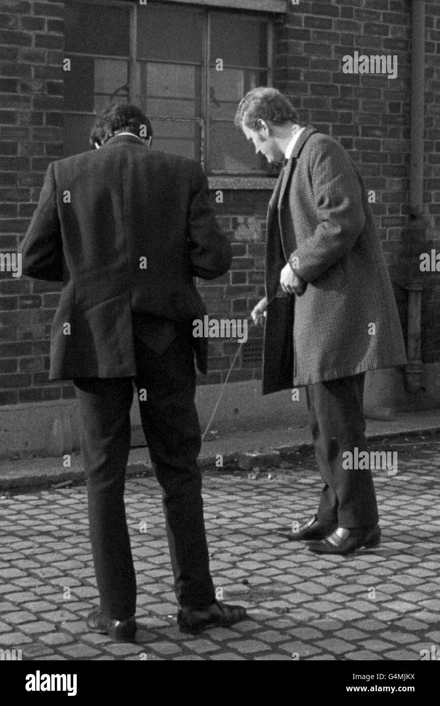 Crime armed robbery london hi-res stock photography and images - Alamy