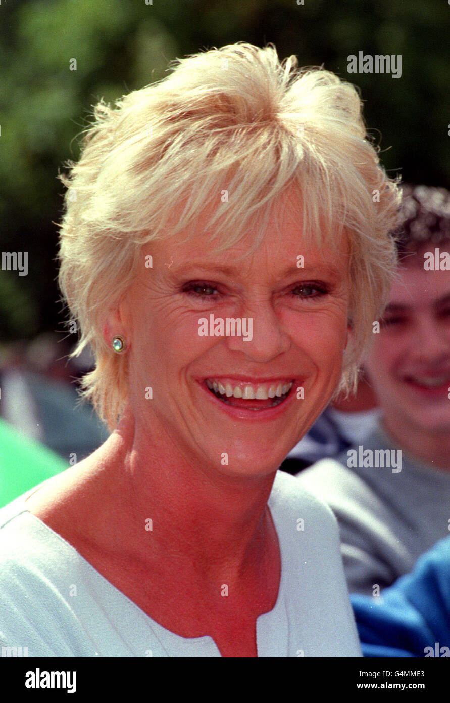 Sue Barker Wimbledon Stock Photos & Sue Barker Wimbledon Stock Images - Alamy