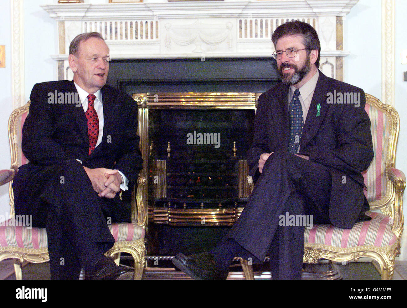 The hand gerry adams hi-res stock photography and images - Alamy