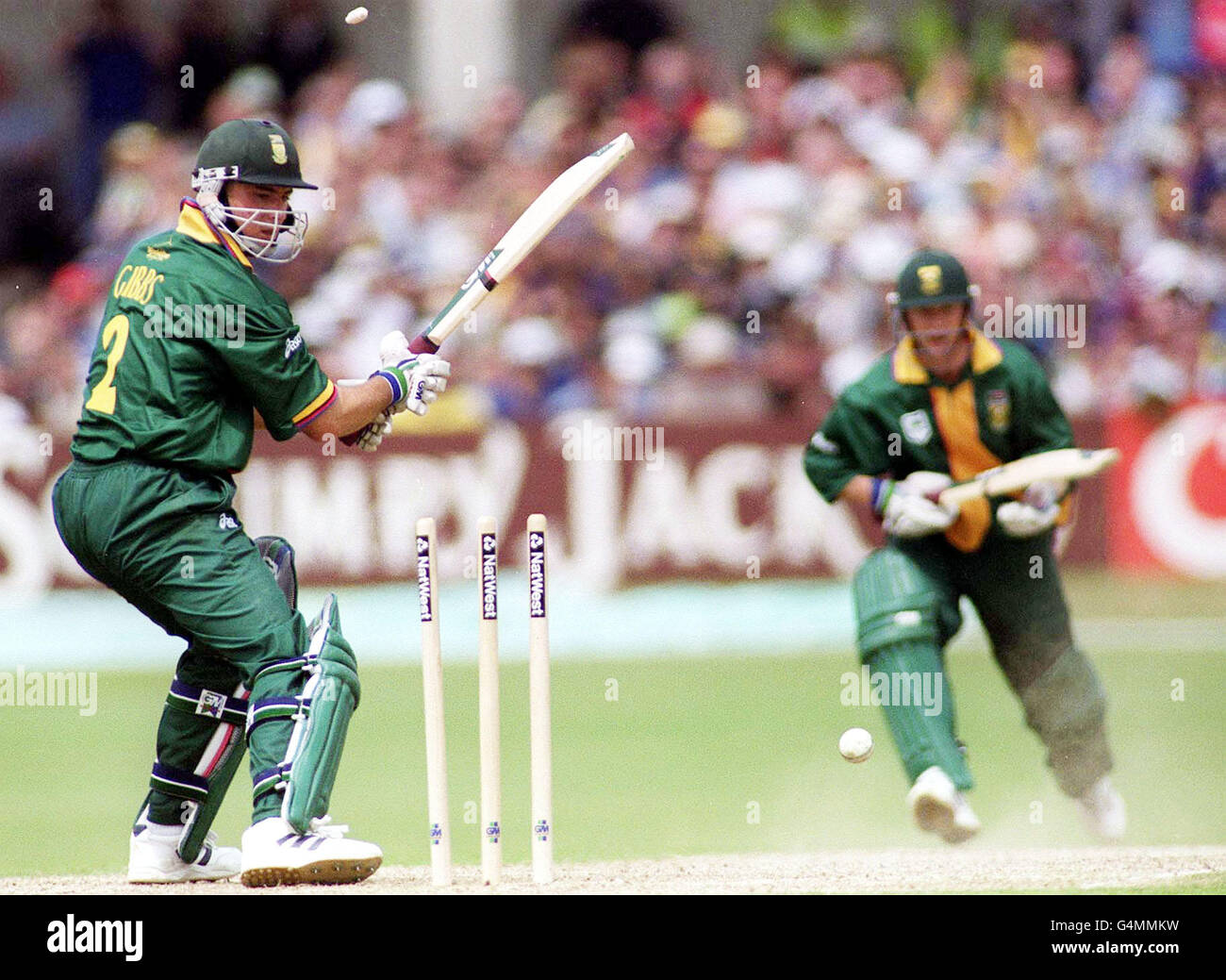Cricket sa v aus gibbs out hi-res stock photography and images - Alamy