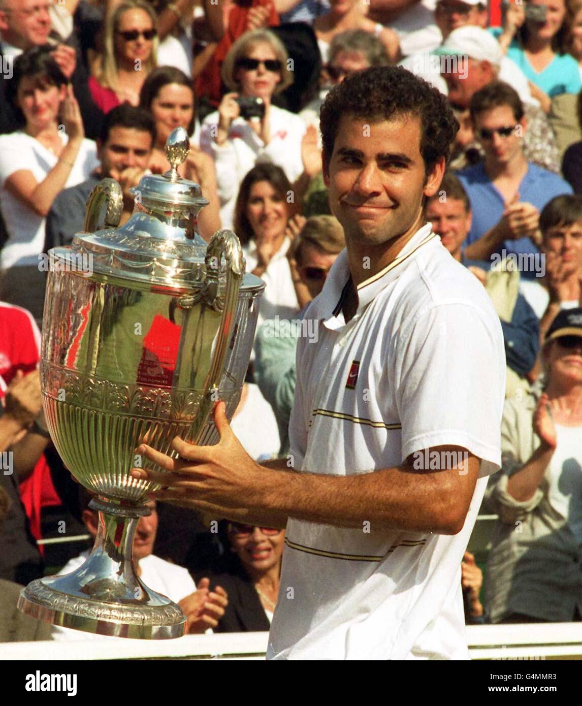 American pete sampras with the stella artois championship trophy hi-res ...