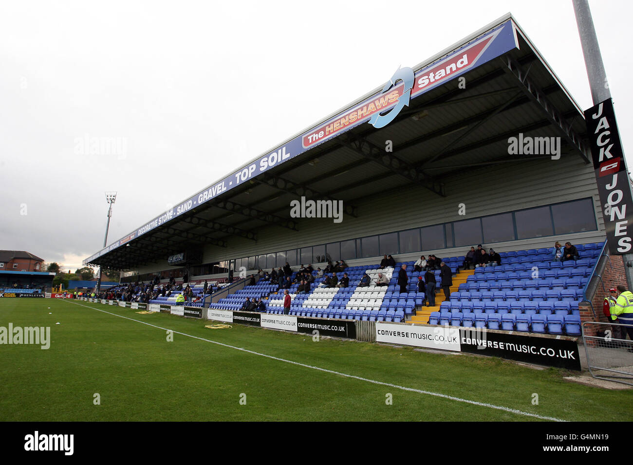 Soccer - npower Football League Two - Macclesfield Town v Southend ...