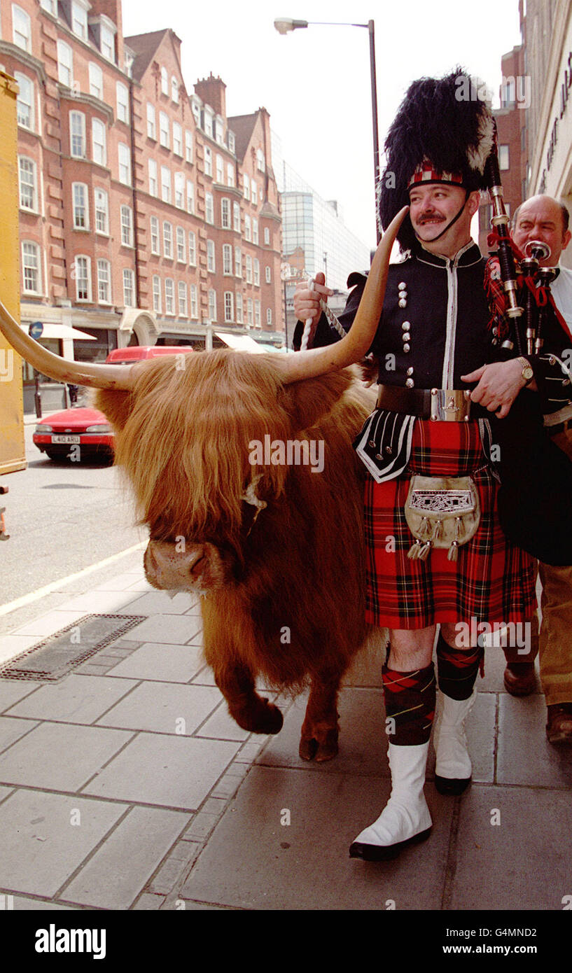 Roddy piper kilt hi-res stock photography and images - Alamy