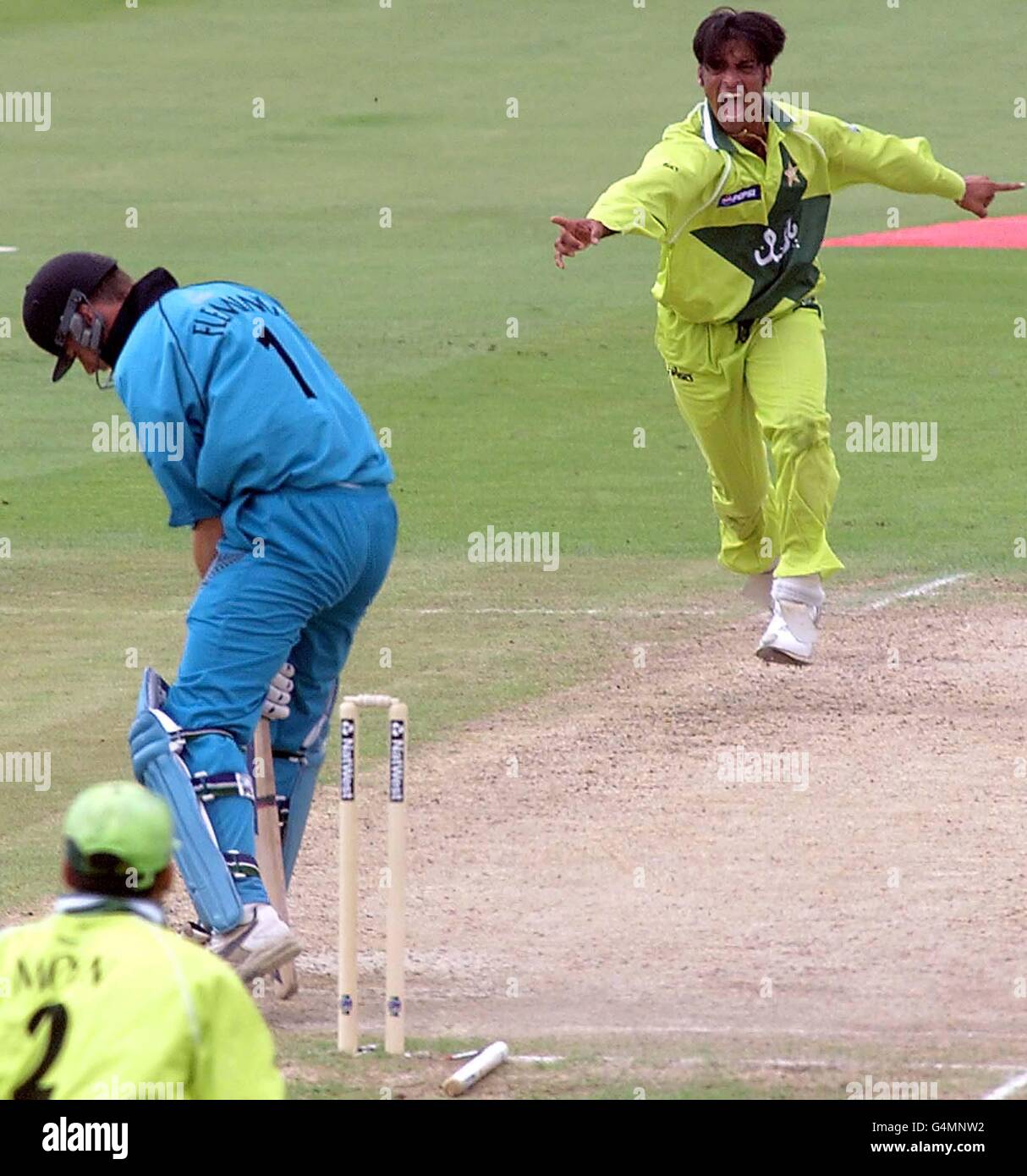 Cricket mouth open hi-res stock photography and images - Alamy