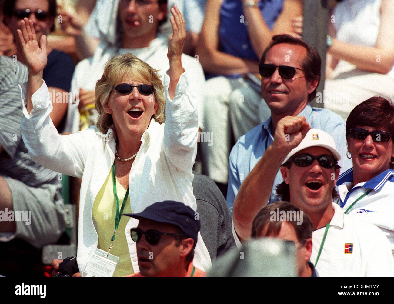 Alexandra stevenson celebrates victory hi-res stock photography and ...