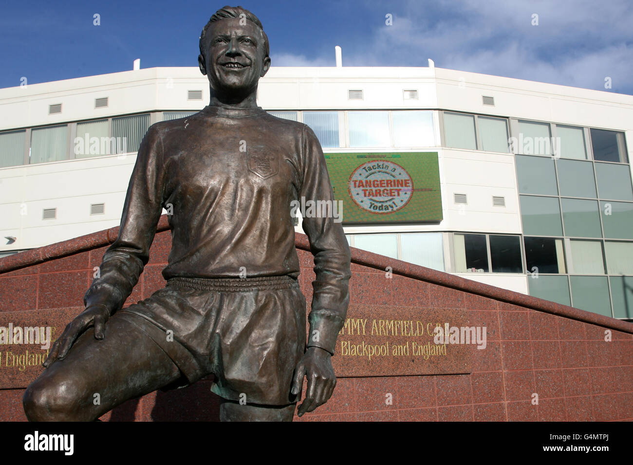 Football soccer jimmy armfield statue general view gv hi-res stock ...