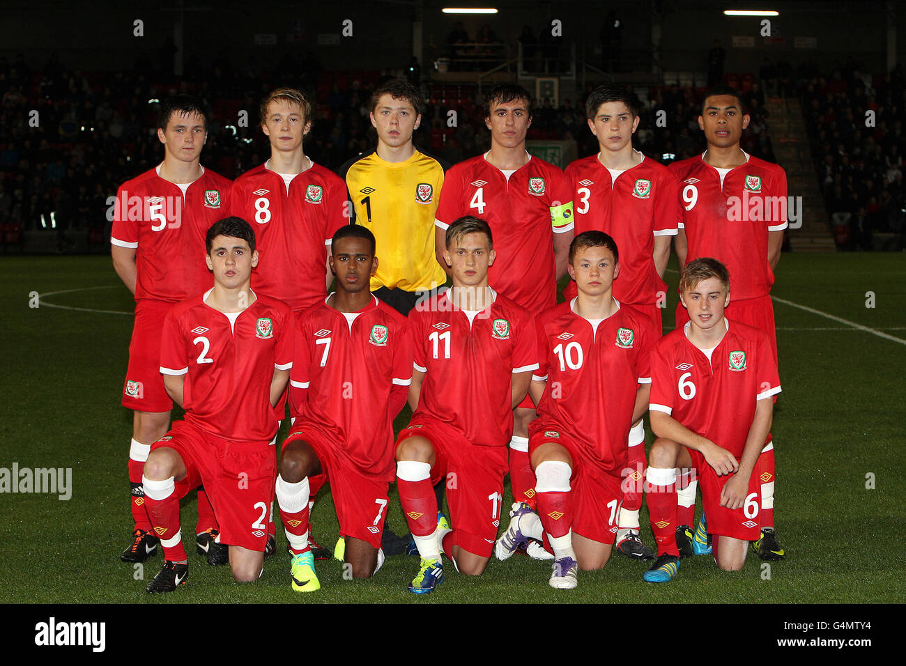 Wales victory shield hi-res stock photography and images - Alamy